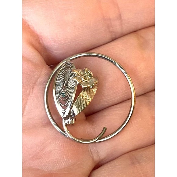not sure | Jewelry | Vintage 3d Flower 2k Gold Plated Circle Brooch Pin ...